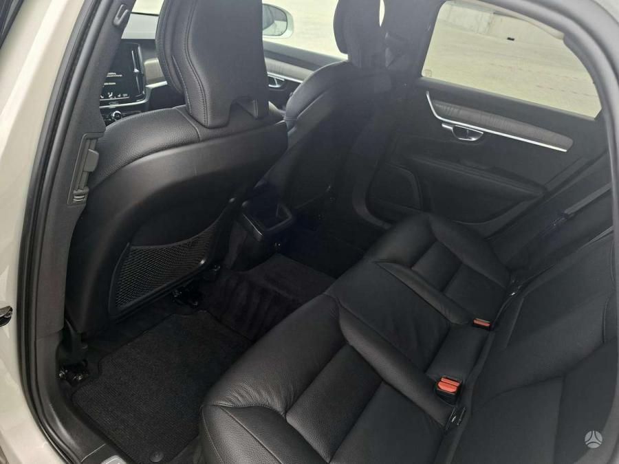 Pelēks Volvo V90 2021 Šauļi, ar dzinēja tilpumu 1.97 L un nobraukumu 175 tūkst. km par 24450 €, foto 17 vietnē AUTOMOTO.COM.LV