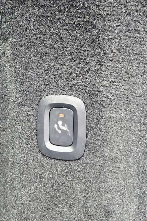 Pelēks Volvo V90 2021 Šauļi, ar dzinēja tilpumu 1.97 L un nobraukumu 175 tūkst. km par 24450 €, foto 28 vietnē AUTOMOTO.COM.LV