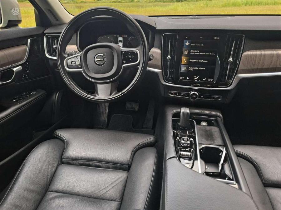 Pelēks Volvo V90 2021 Šauļi, ar dzinēja tilpumu 1.97 L un nobraukumu 175 tūkst. km par 24450 €, foto 30 vietnē AUTOMOTO.COM.LV
