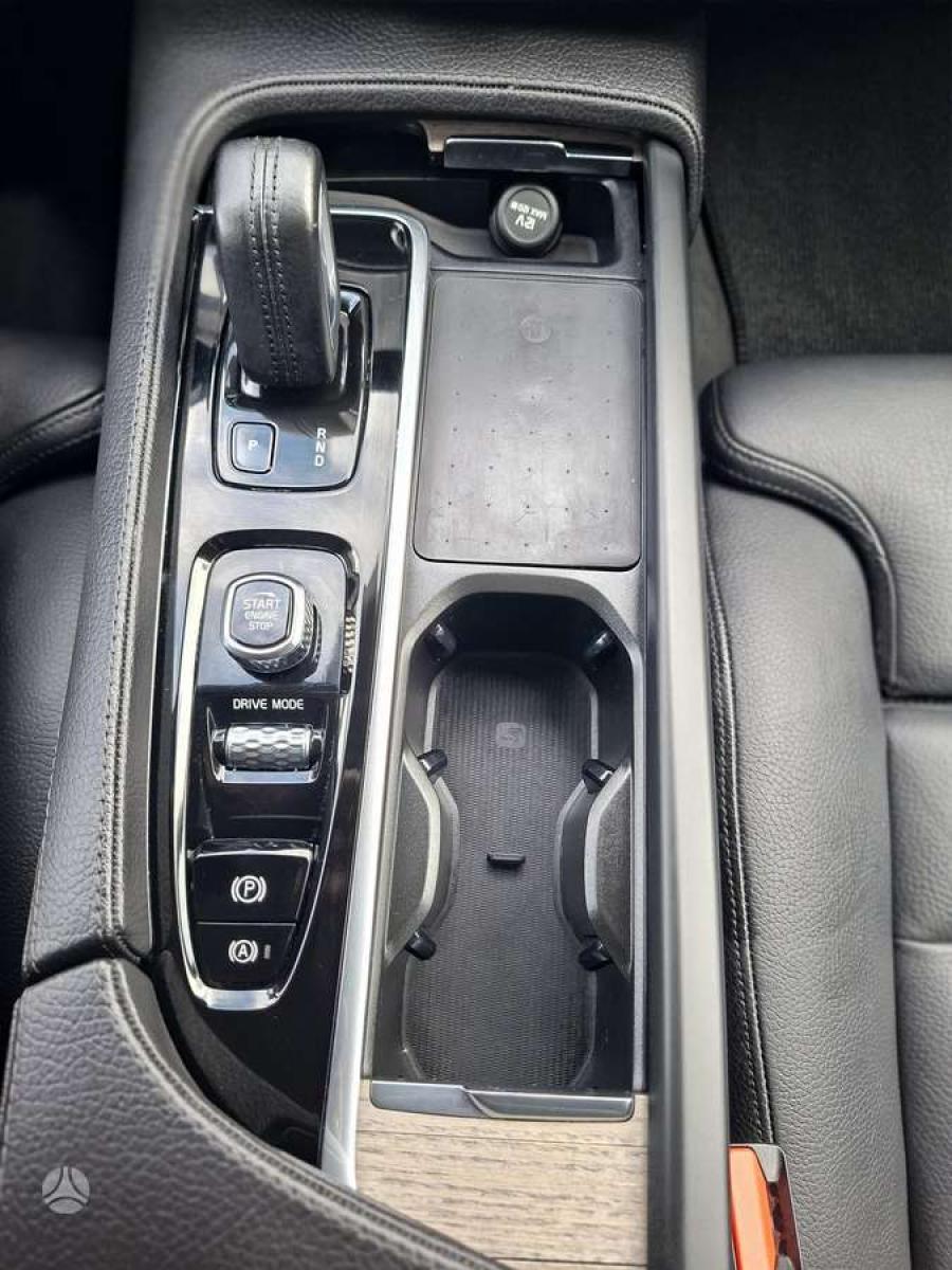 Pelēks Volvo V90 2021 Šauļi, ar dzinēja tilpumu 1.97 L un nobraukumu 175 tūkst. km par 24450 €, foto 33 vietnē AUTOMOTO.COM.LV
