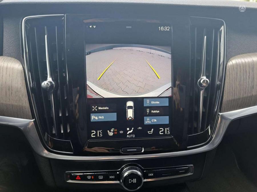 Pelēks Volvo V90 2021 Šauļi, ar dzinēja tilpumu 1.97 L un nobraukumu 175 tūkst. km par 24450 €, foto 39 vietnē AUTOMOTO.COM.LV