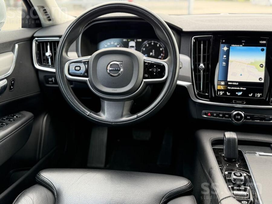 Pelēks Volvo V90 2021 Rīga, ar dzinēja tilpumu 2.00 L un nobraukumu 82 tūkst. km par 23950 €, foto 5 vietnē AUTOMOTO.COM.LV