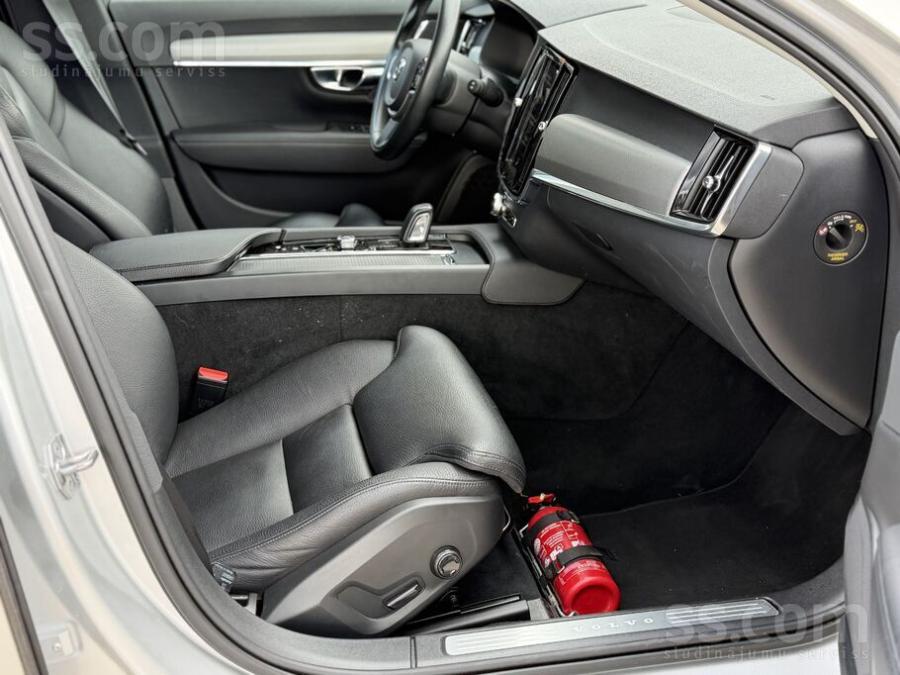 Pelēks Volvo V90 2021 Rīga, ar dzinēja tilpumu 2.00 L un nobraukumu 82 tūkst. km par 23950 €, foto 15 vietnē AUTOMOTO.COM.LV