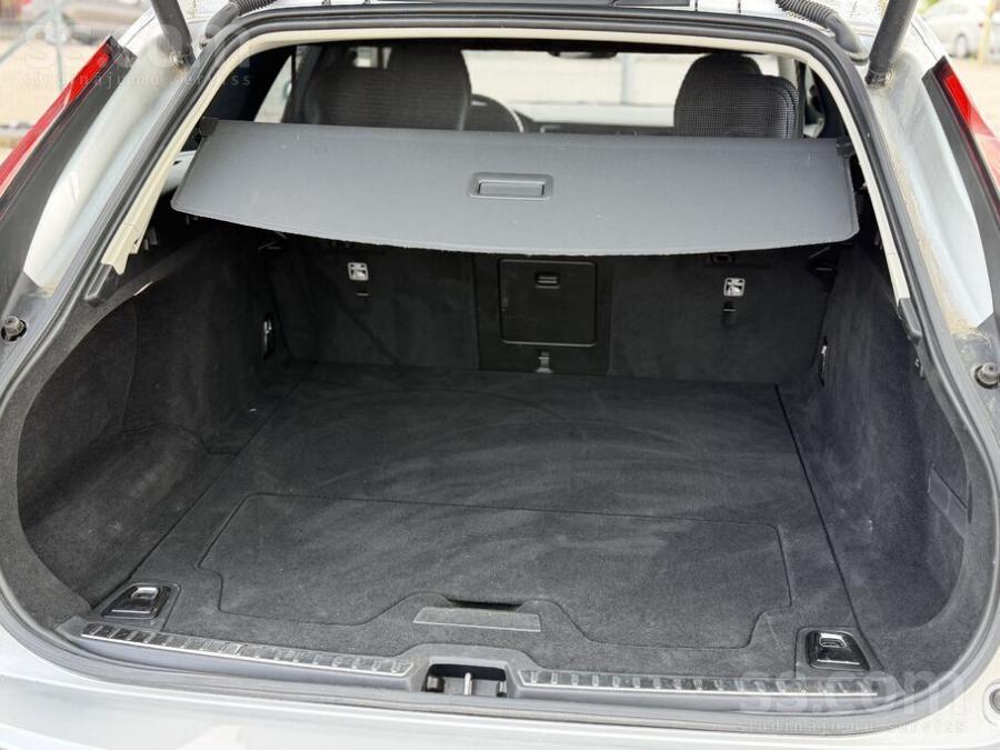 Pelēks Volvo V90 2021 Rīga, ar dzinēja tilpumu 2.00 L un nobraukumu 82 tūkst. km par 23950 €, foto 18 vietnē AUTOMOTO.COM.LV