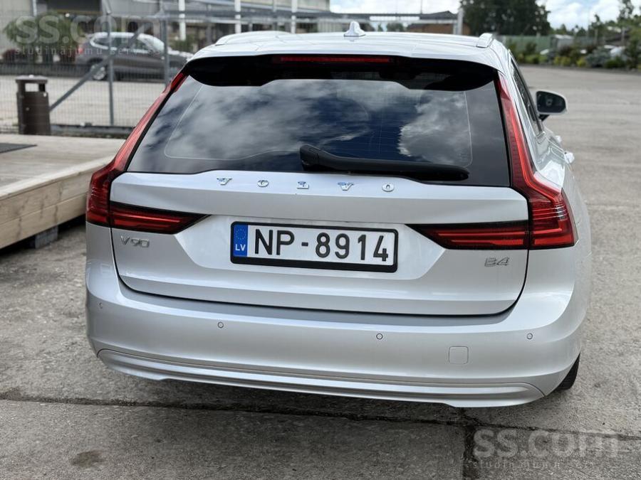 Pelēks Volvo V90 2021 Rīga, ar dzinēja tilpumu 2.00 L un nobraukumu 82 tūkst. km par 23950 €, foto 22 vietnē AUTOMOTO.COM.LV