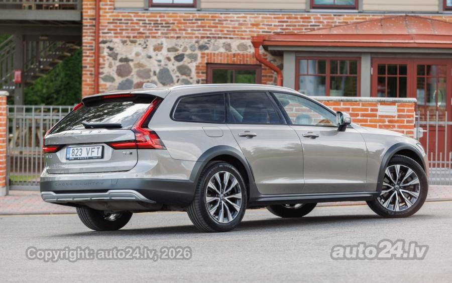 Pelēks Volvo V90 2021 Tallina, ar dzinēja tilpumu 2.00 L un nobraukumu 120 tūkst. km par 34500 €, foto 8 vietnē AUTOMOTO.COM.LV