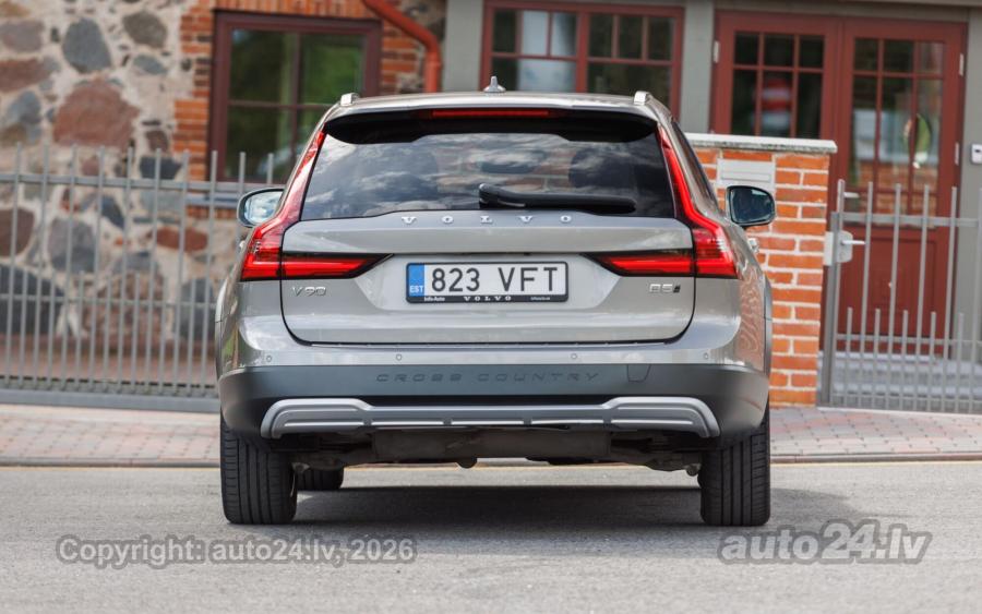 Pelēks Volvo V90 2021 Tallina, ar dzinēja tilpumu 2.00 L un nobraukumu 120 tūkst. km par 34500 €, foto 10 vietnē AUTOMOTO.COM.LV