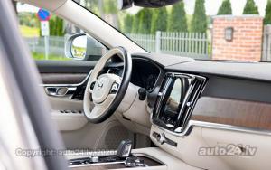 Pelēks Volvo V90 2021 Tallina, ar dzinēja tilpumu 2.00 L un nobraukumu 120 tūkst. km par 34500 €, foto 13 vietnē AUTOMOTO.COM.LV