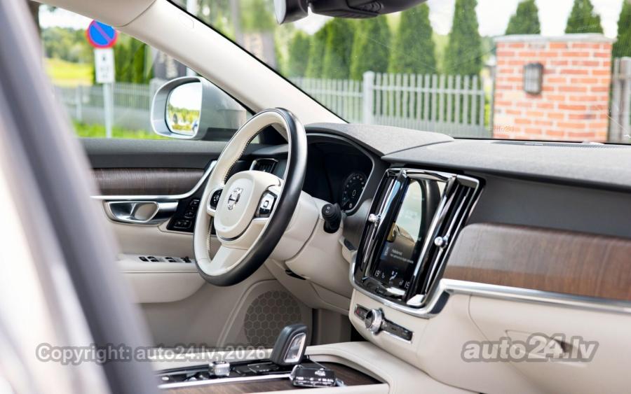 Pelēks Volvo V90 2021 Tallina, ar dzinēja tilpumu 2.00 L un nobraukumu 120 tūkst. km par 34500 €, foto 13 vietnē AUTOMOTO.COM.LV