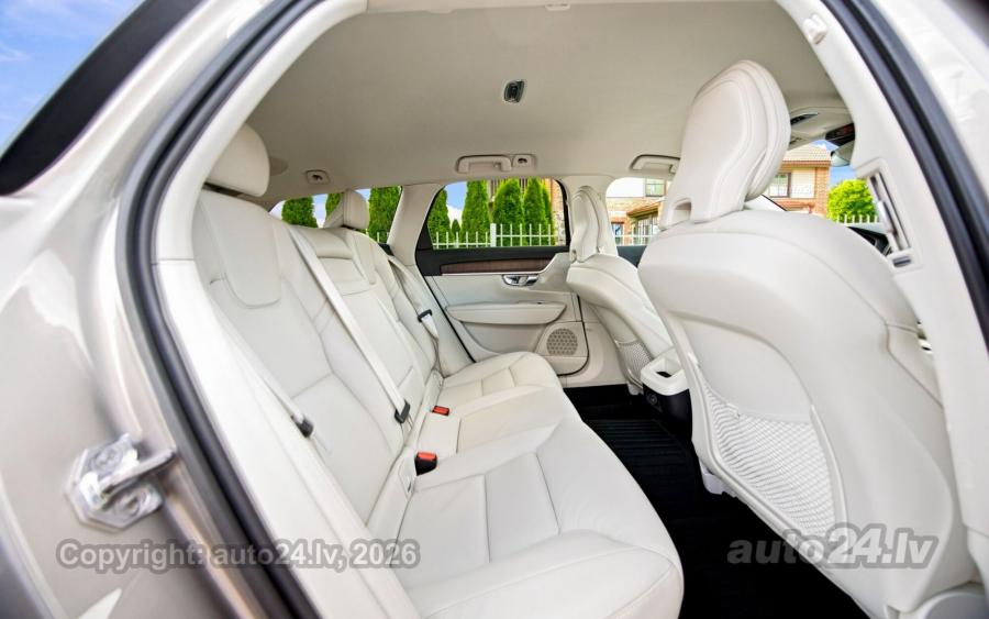 Pelēks Volvo V90 2021 Tallina, ar dzinēja tilpumu 2.00 L un nobraukumu 120 tūkst. km par 34500 €, foto 16 vietnē AUTOMOTO.COM.LV