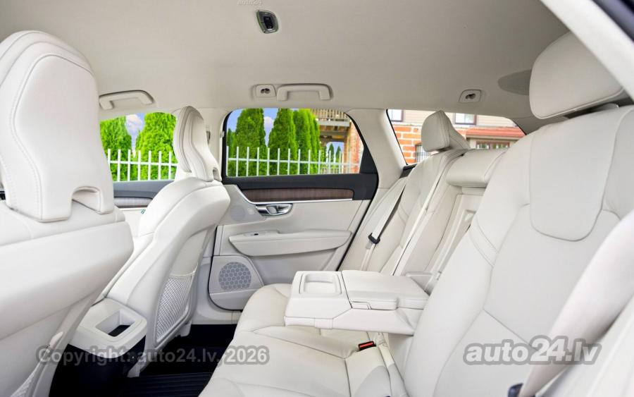 Pelēks Volvo V90 2021 Tallina, ar dzinēja tilpumu 2.00 L un nobraukumu 120 tūkst. km par 34500 €, foto 19 vietnē AUTOMOTO.COM.LV
