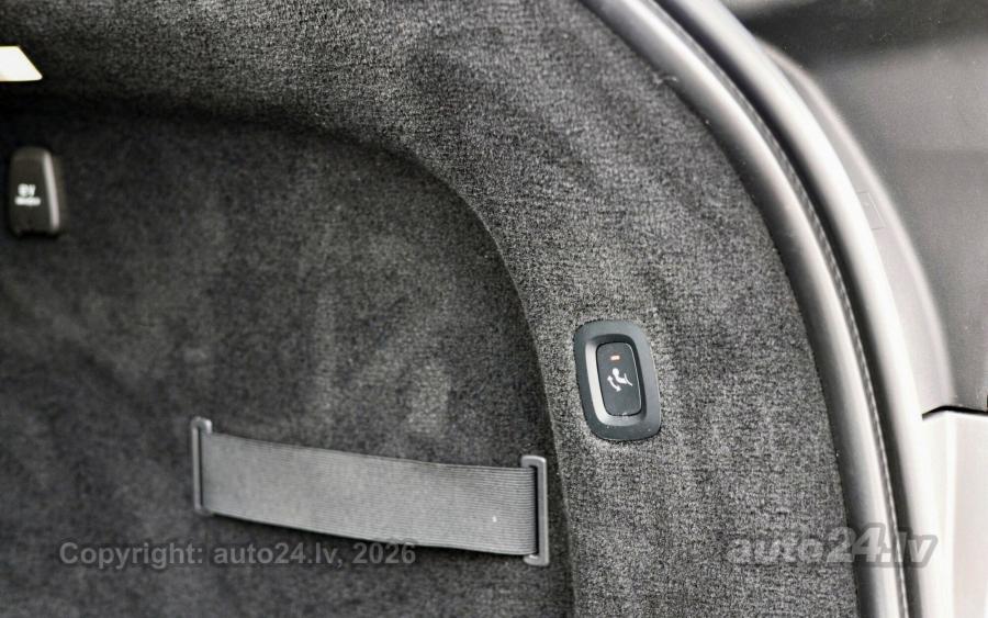 Pelēks Volvo V90 2021 Tallina, ar dzinēja tilpumu 2.00 L un nobraukumu 120 tūkst. km par 34500 €, foto 31 vietnē AUTOMOTO.COM.LV