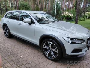 Grey Volvo V90 2021 in Riga, with an engine capacity of 2.00 L and mileage of 157 thousand km for 25900 €, photo 3 on AUTOMOTO.COM.LV