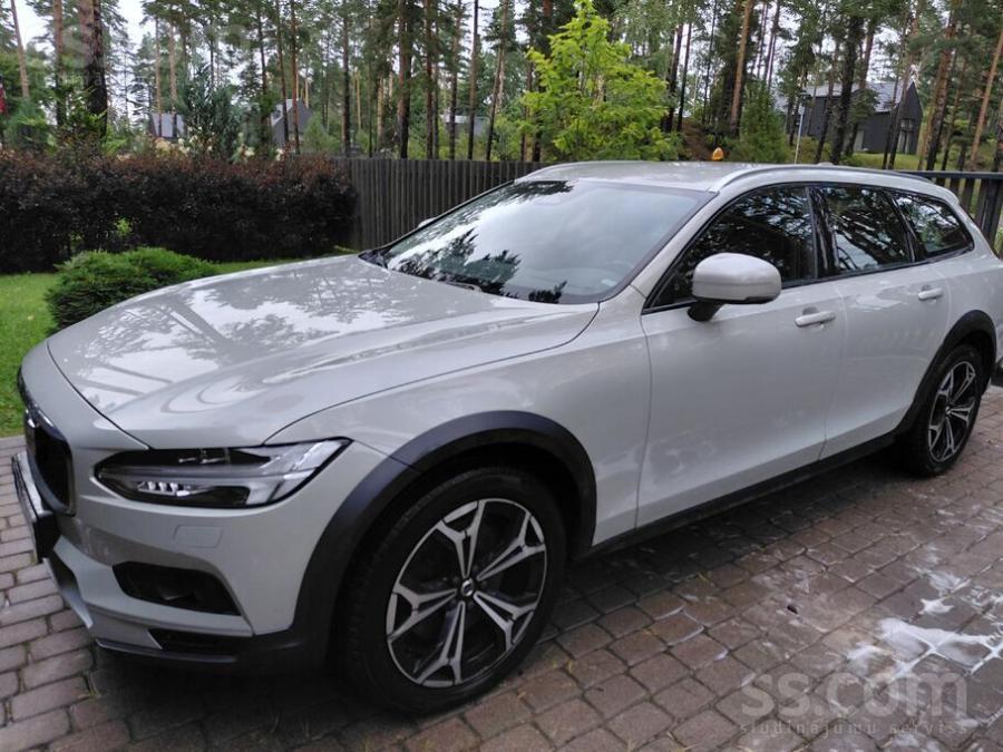 Grey Volvo V90 2021 in Riga, with an engine capacity of 2.00 L and mileage of 157 thousand km for 25900 €, photo 5 on AUTOMOTO.COM.LV