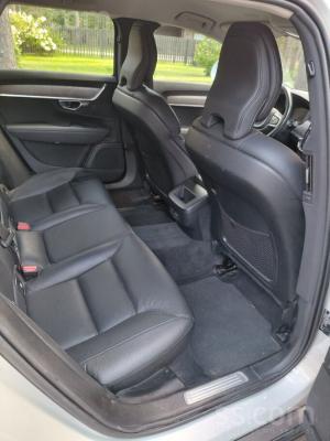 Grey Volvo V90 2021 in Riga, with an engine capacity of 2.00 L and mileage of 157 thousand km for 25900 €, photo 8 on AUTOMOTO.COM.LV