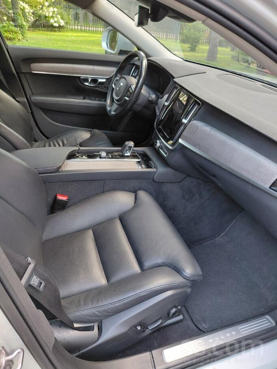 Grey Volvo V90 2021 in Riga, with an engine capacity of 2.00 L and mileage of 157 thousand km for 25900 €, photo 9 on AUTOMOTO.COM.LV