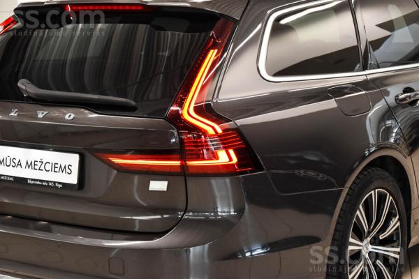 Pelēks Volvo V90 2021 Rīga, ar dzinēja tilpumu 2.00 L un nobraukumu 184 tūkst. km par 19990 €, foto 11 vietnē AUTOMOTO.COM.LV