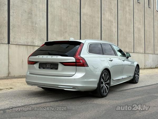Grey Volvo V90 2021 in Tartu, with an engine capacity of 2.00 L and mileage of 162 thousand km for 29990 €, photo 4 on AUTOMOTO.COM.LV