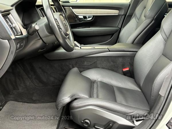 Grey Volvo V90 2021 in Tartu, with an engine capacity of 2.00 L and mileage of 162 thousand km for 29990 €, photo 8 on AUTOMOTO.COM.LV