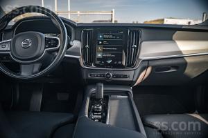 Pelēks Volvo V90 2021 Rīga, ar dzinēja tilpumu 2.00 L un nobraukumu 82 tūkst. km par 23500 €, foto 10 vietnē AUTOMOTO.COM.LV