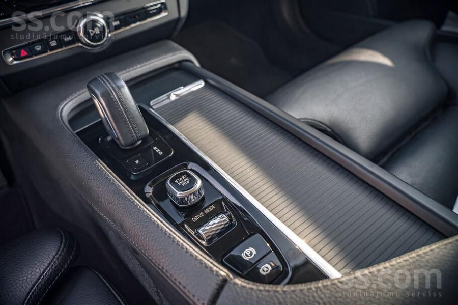 Pelēks Volvo V90 2021 Rīga, ar dzinēja tilpumu 2.00 L un nobraukumu 82 tūkst. km par 23500 €, foto 12 vietnē AUTOMOTO.COM.LV