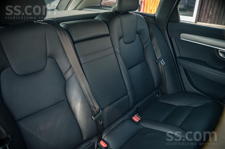 Pelēks Volvo V90 2021 Rīga, ar dzinēja tilpumu 2.00 L un nobraukumu 82 tūkst. km par 23500 €, foto 19 vietnē AUTOMOTO.COM.LV
