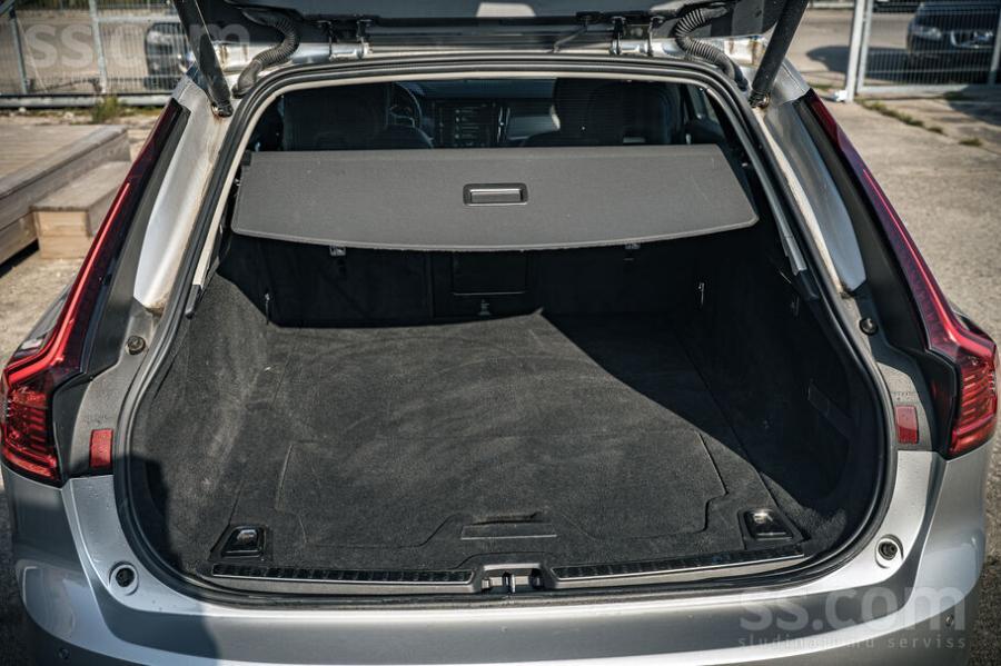 Pelēks Volvo V90 2021 Rīga, ar dzinēja tilpumu 2.00 L un nobraukumu 82 tūkst. km par 23500 €, foto 20 vietnē AUTOMOTO.COM.LV
