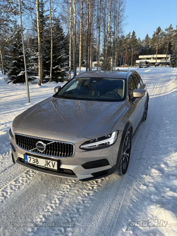 Grey Volvo V90 2022 in Parnu, with an engine capacity of 2.00 L and mileage of 56 thousand km for 37900 €, photo 5 on AUTOMOTO.COM.LV