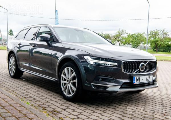 Grey Volvo V90 2022 in Cesis, with an engine capacity of 2.00 L and mileage of 106 thousand km for 31950 €, photo 7 on AUTOMOTO.COM.LV