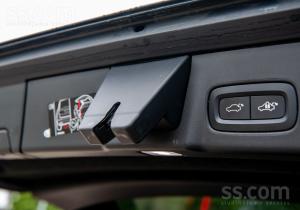 Grey Volvo V90 2022 in Cesis, with an engine capacity of 2.00 L and mileage of 106 thousand km for 31950 €, photo 13 on AUTOMOTO.COM.LV