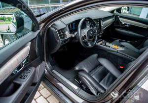 Grey Volvo V90 2022 in Cesis, with an engine capacity of 2.00 L and mileage of 106 thousand km for 31950 €, photo 16 on AUTOMOTO.COM.LV