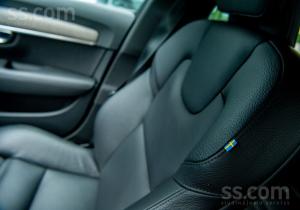 Grey Volvo V90 2022 in Cesis, with an engine capacity of 2.00 L and mileage of 106 thousand km for 31950 €, photo 22 on AUTOMOTO.COM.LV