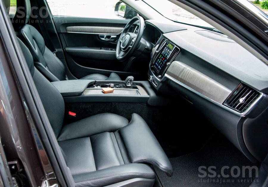 Grey Volvo V90 2022 in Cesis, with an engine capacity of 2.00 L and mileage of 106 thousand km for 31950 €, photo 23 on AUTOMOTO.COM.LV