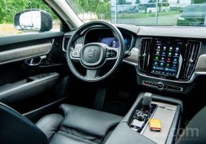 Grey Volvo V90 2022 in Cesis, with an engine capacity of 2.00 L and mileage of 106 thousand km for 31950 €, photo 27 on AUTOMOTO.COM.LV