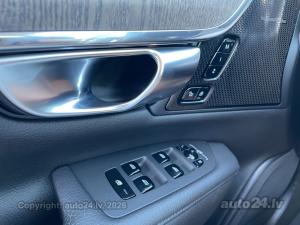 Grey Volvo V90 2022 in Cesis, with an engine capacity of 2.00 L and mileage of 106 thousand km for 32950 €, photo 10 on AUTOMOTO.COM.LV