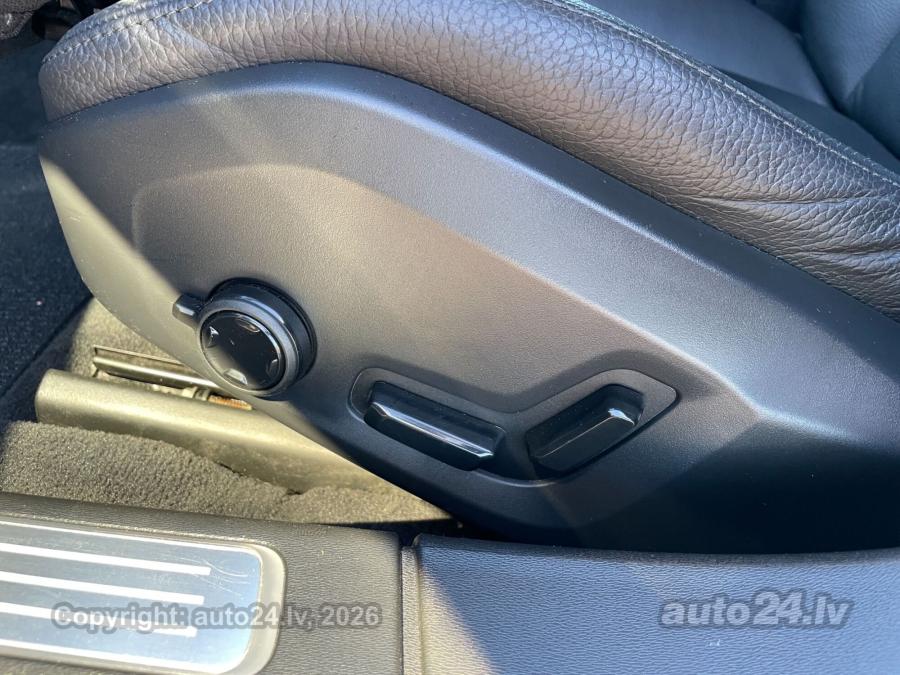 Grey Volvo V90 2022 in Cesis, with an engine capacity of 2.00 L and mileage of 106 thousand km for 32950 €, photo 16 on AUTOMOTO.COM.LV