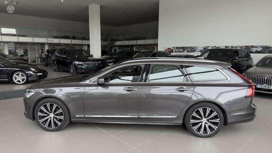 Grey Volvo V90 2022 in Marijampole, with an engine capacity of 1.97 L and mileage of 222 thousand km for 20999 €, photo 3 on AUTOMOTO.COM.LV