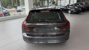 Grey Volvo V90 2022 in Marijampole, with an engine capacity of 1.97 L and mileage of 222 thousand km for 20999 €, photo 5 on AUTOMOTO.COM.LV