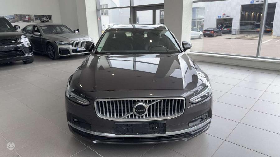 Grey Volvo V90 2022 in Marijampole, with an engine capacity of 1.97 L and mileage of 222 thousand km for 20999 €, photo 9 on AUTOMOTO.COM.LV