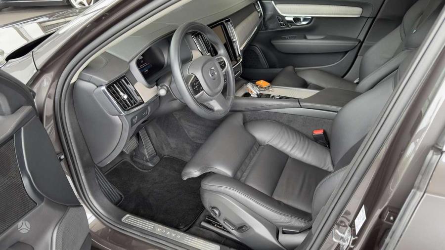 Grey Volvo V90 2022 in Marijampole, with an engine capacity of 1.97 L and mileage of 222 thousand km for 20999 €, photo 13 on AUTOMOTO.COM.LV