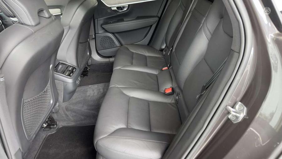 Grey Volvo V90 2022 in Marijampole, with an engine capacity of 1.97 L and mileage of 222 thousand km for 20999 €, photo 23 on AUTOMOTO.COM.LV