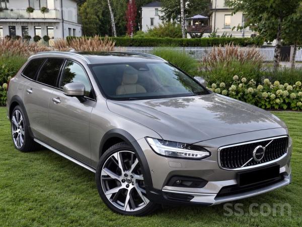 Grey Volvo V90 2022 in Jurmala, with an engine capacity of 2.00 L and mileage of 250 thousand km for 21990 €, photo 3 on AUTOMOTO.COM.LV