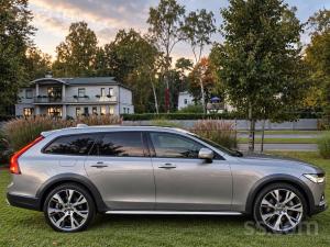 Grey Volvo V90 2022 in Jurmala, with an engine capacity of 2.00 L and mileage of 250 thousand km for 21990 €, photo 6 on AUTOMOTO.COM.LV