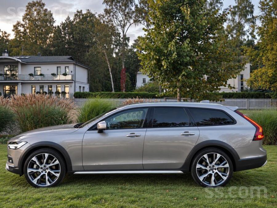 Grey Volvo V90 2022 in Jurmala, with an engine capacity of 2.00 L and mileage of 250 thousand km for 21990 €, photo 7 on AUTOMOTO.COM.LV