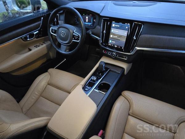 Grey Volvo V90 2022 in Jurmala, with an engine capacity of 2.00 L and mileage of 250 thousand km for 21990 €, photo 8 on AUTOMOTO.COM.LV