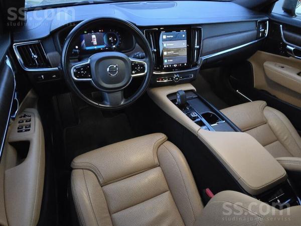 Grey Volvo V90 2022 in Jurmala, with an engine capacity of 2.00 L and mileage of 250 thousand km for 21990 €, photo 9 on AUTOMOTO.COM.LV