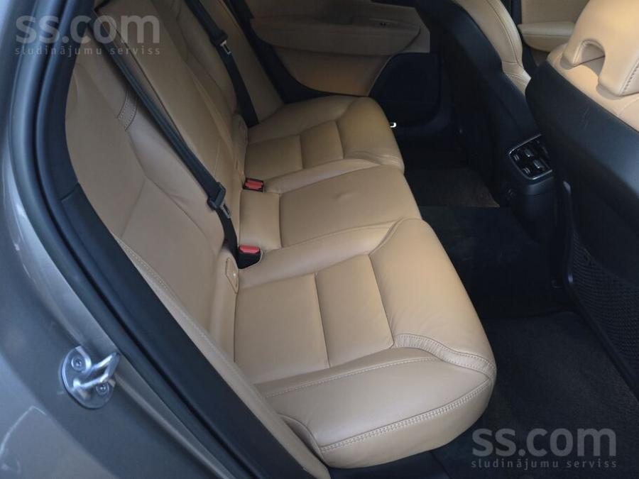Grey Volvo V90 2022 in Jurmala, with an engine capacity of 2.00 L and mileage of 250 thousand km for 21990 €, photo 14 on AUTOMOTO.COM.LV