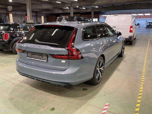 Pelēks Volvo V90 2023 Viļņa, ar dzinēja tilpumu 2.00 L un nobraukumu 157 tūkst. km par 31690 €, foto 2 vietnē AUTOMOTO.COM.LV
