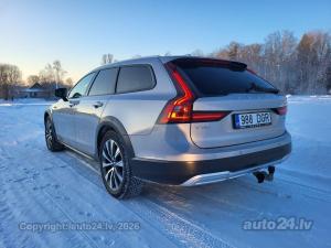 Grey Volvo V90 2023 in Rapla, with an engine capacity of 2.00 L and mileage of 93 thousand km for 44900 €, photo  on AUTOMOTO.COM.LV