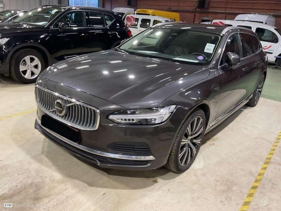 Grey Volvo V90 2023 in Vilnius, with an engine capacity of 2.00 L and mileage of 173 thousand km for 24990 €, photo 1 on AUTOMOTO.COM.LV